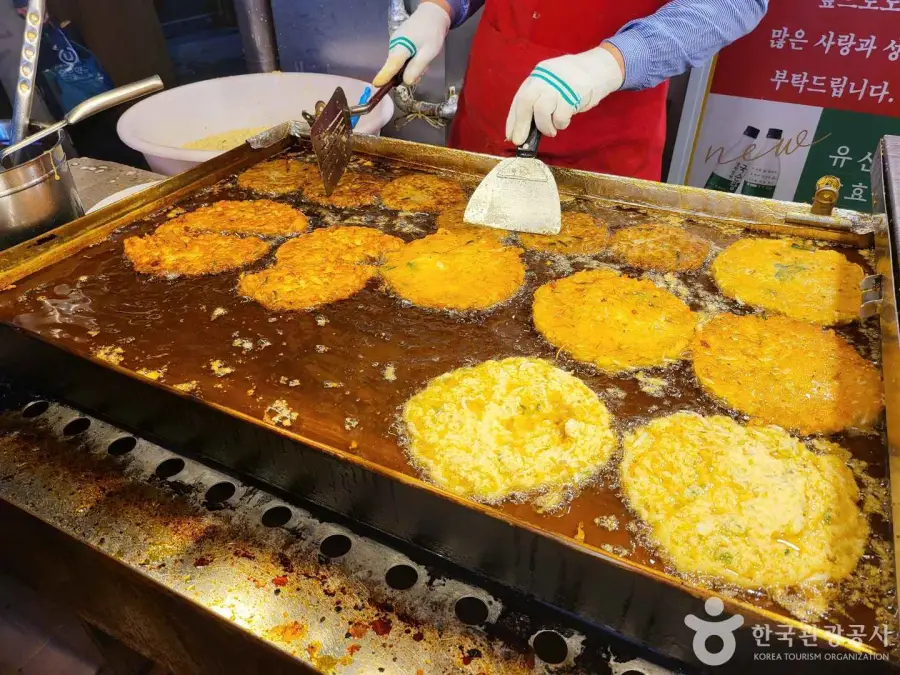 Gwangjang Market - Highlights, Eateries & Spots worth visiting